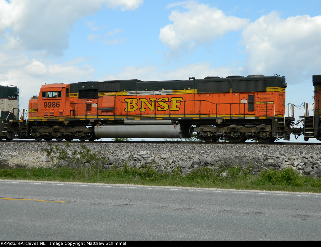 BNSF 9986